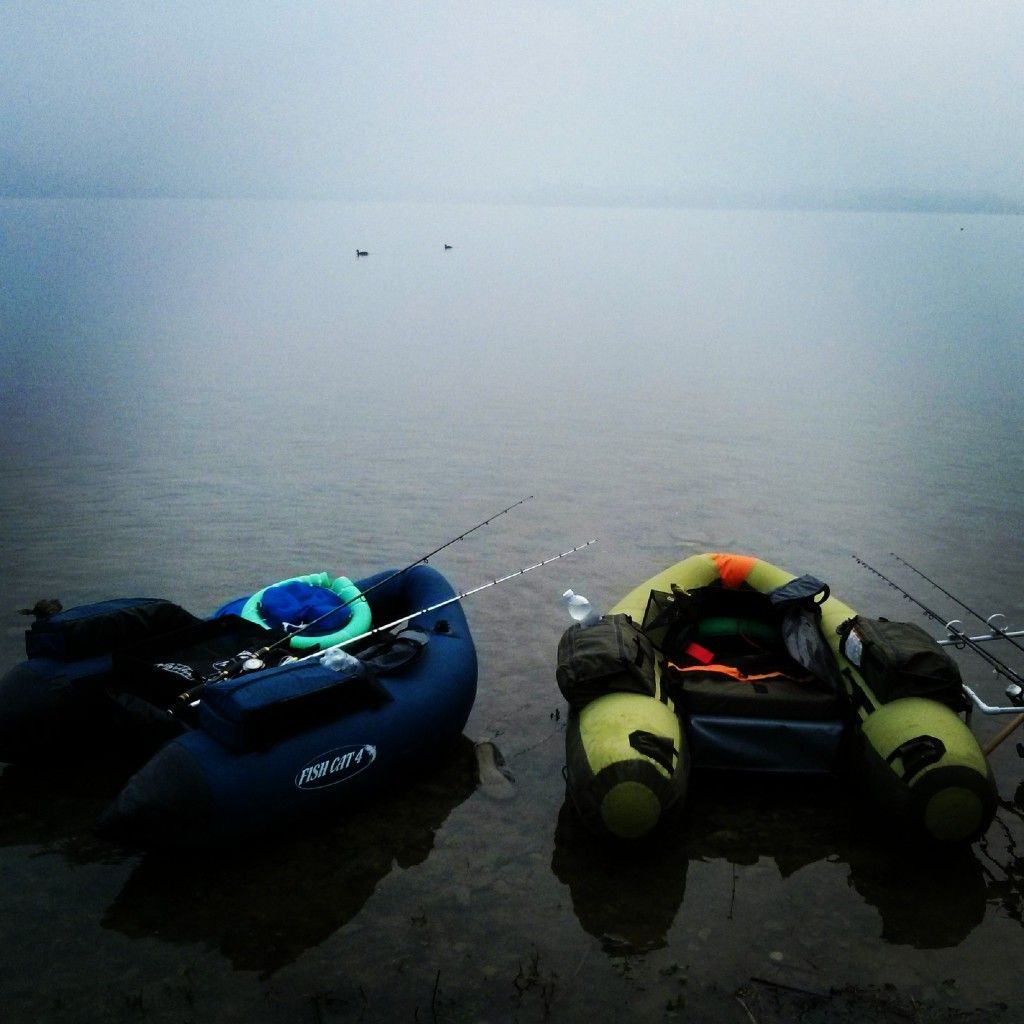 Belly boat: Outcast Fish Cat 4 vs Classic Accessories Cumberland | Il ...